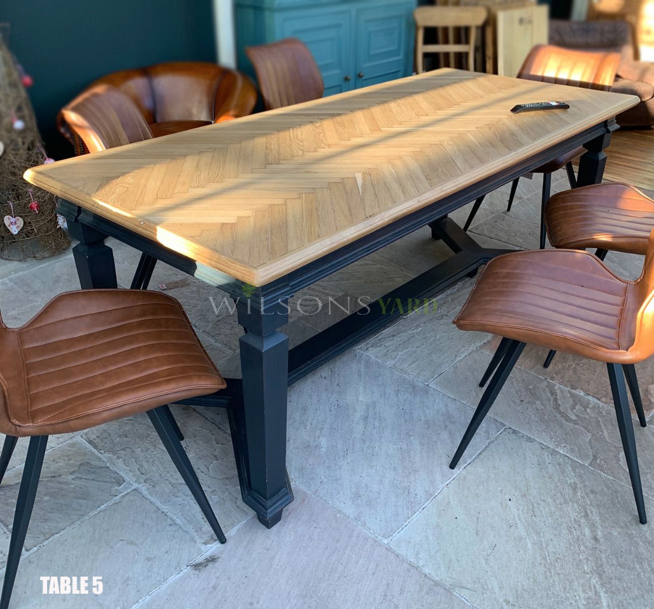 Large Vinese kitchen table