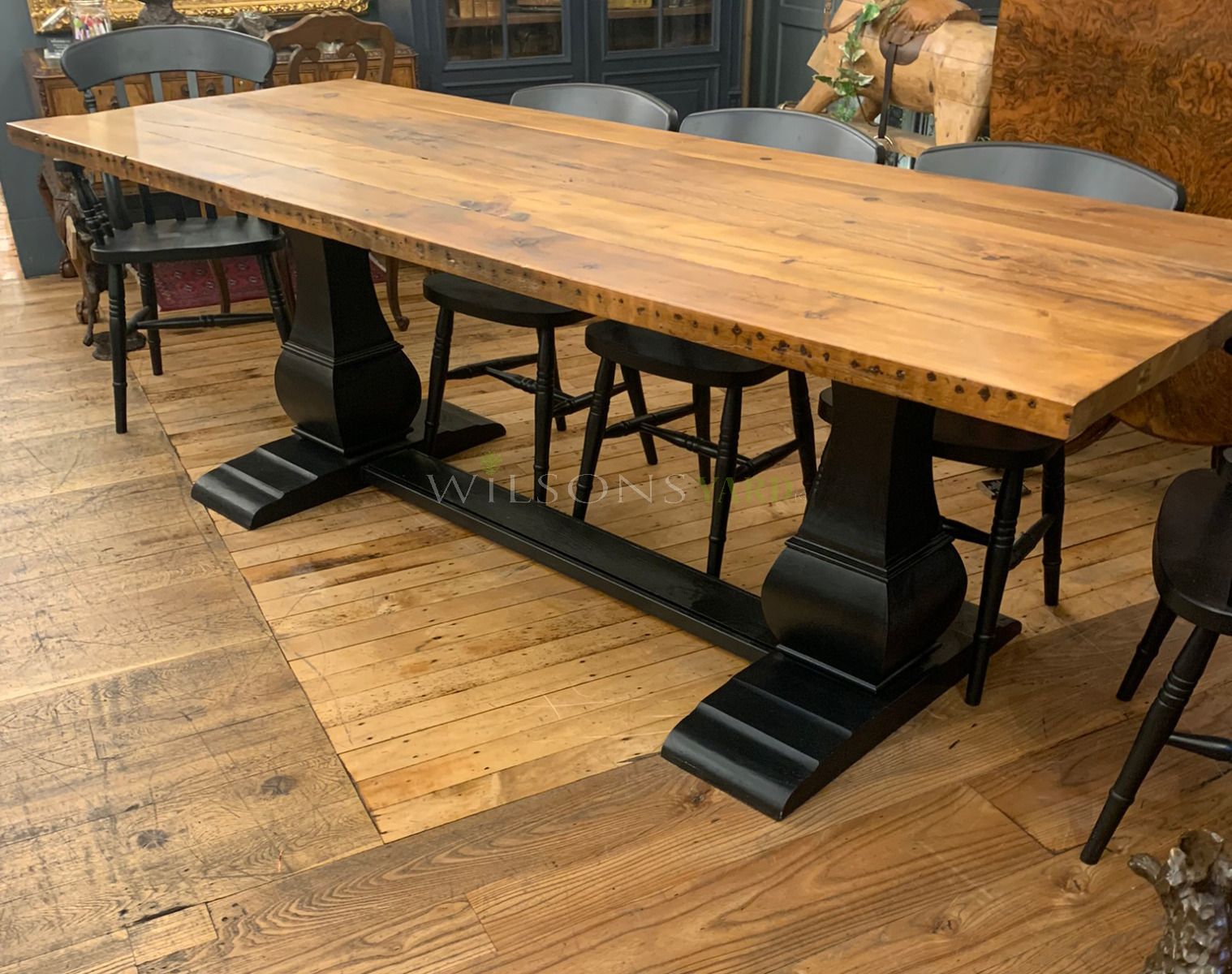 Large Vinese kitchen table