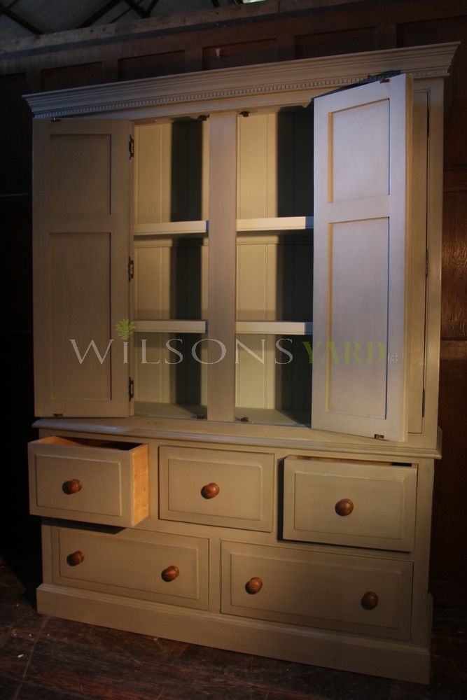 Country Kitchen Larder / Linen Press