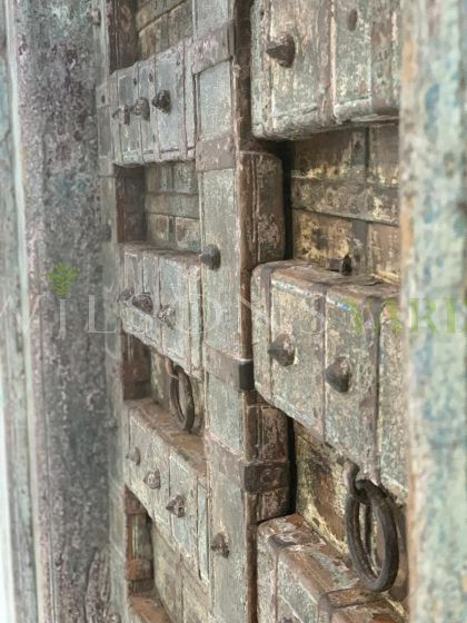 Magnificent Antique colonial door & frame ( Circa 1820)