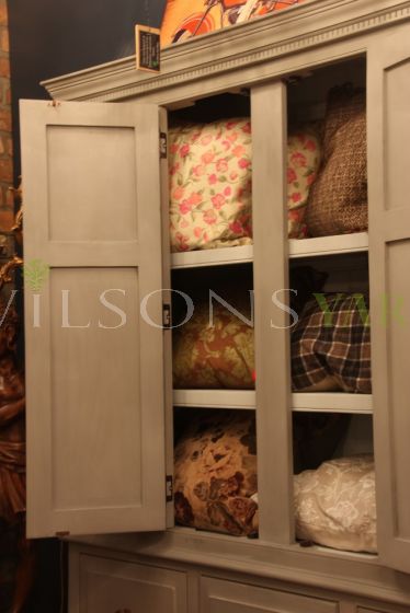 Country Kitchen Larder / Linen Press